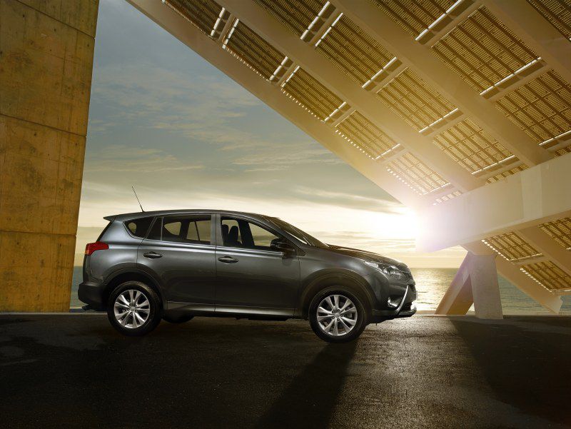 Toyota RAV4 IV 2.0 Valvematic (151 Hp) 4WD